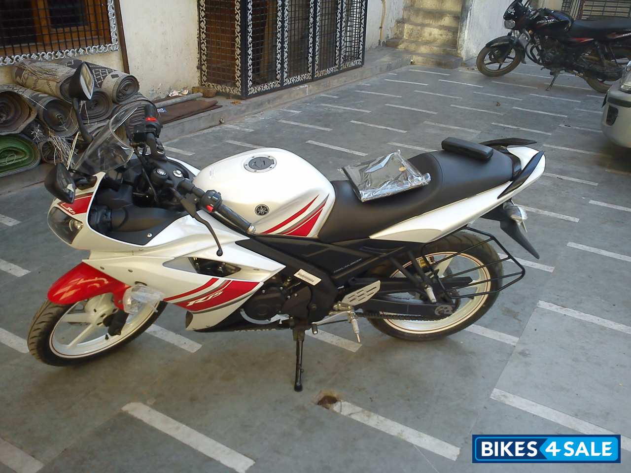 Used 2011 model Yamaha YZF R15 for sale in New Delhi. ID 63596. White ...